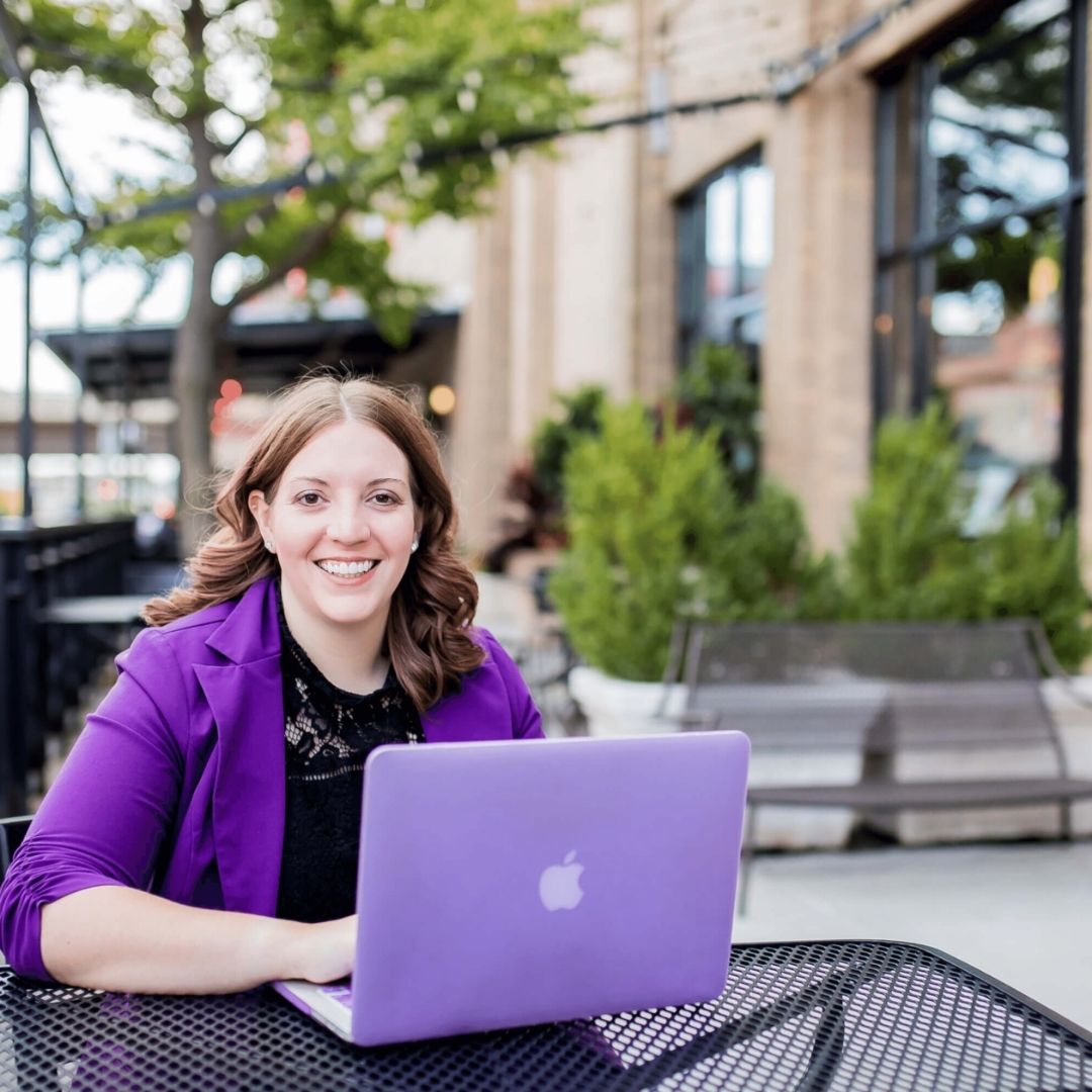 How to Become a Virtual Assistant (With No Experience) - Mint Notion